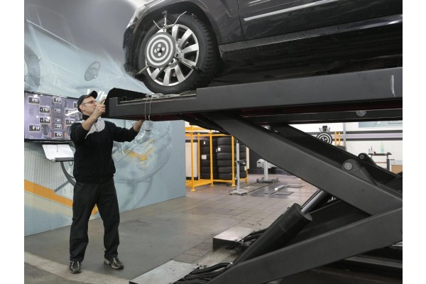 Servis Mobil Berkala, ini 10 Komponen yang Harus Dicek! - Setir Kanan