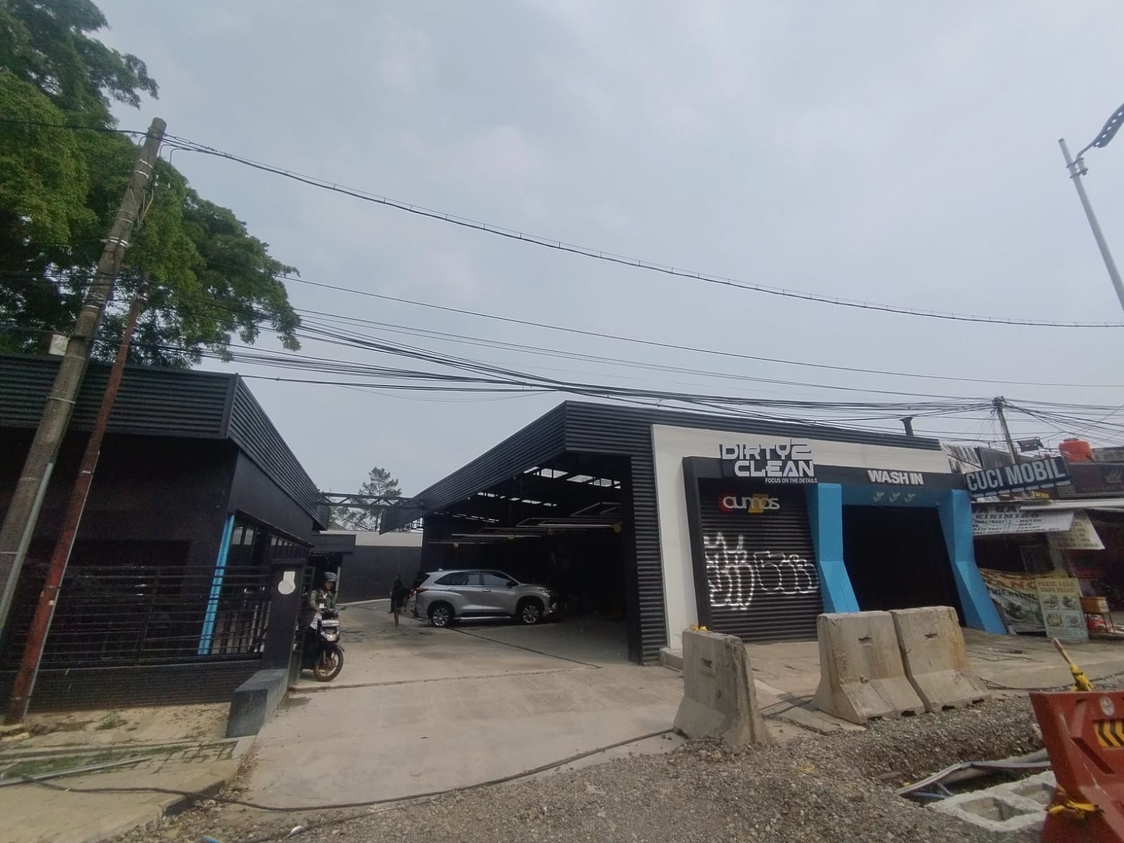 Bengkel Mobil Dirty 2 Clean Car Wash & Detailing Jakarta Selatan, DKI ...