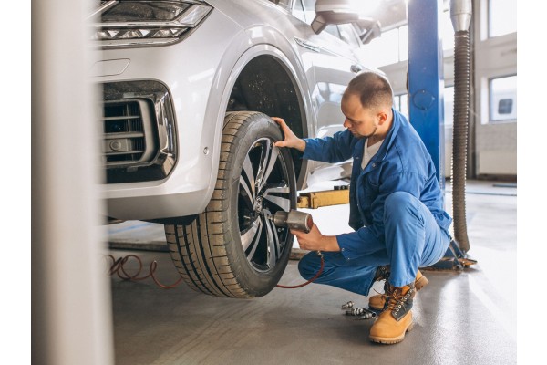 Spooring Balancing Mobil: Manfaat, Proses, dan Harganya - Setir Kanan