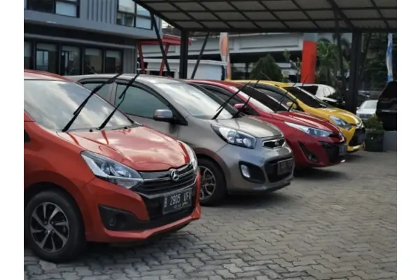 5 Mobil Matic Bekas 50 Jutaan, Murah dan Berkualitas! - Setir Kanan