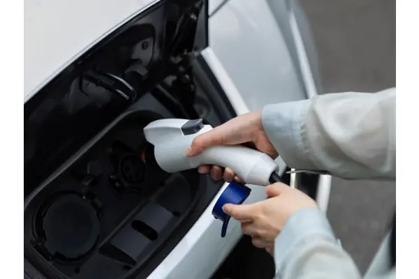 BEV vs HEV vs PHEV vs FCEV: Perbedaan, Keunggulan, dan Contoh Mobilnya ...